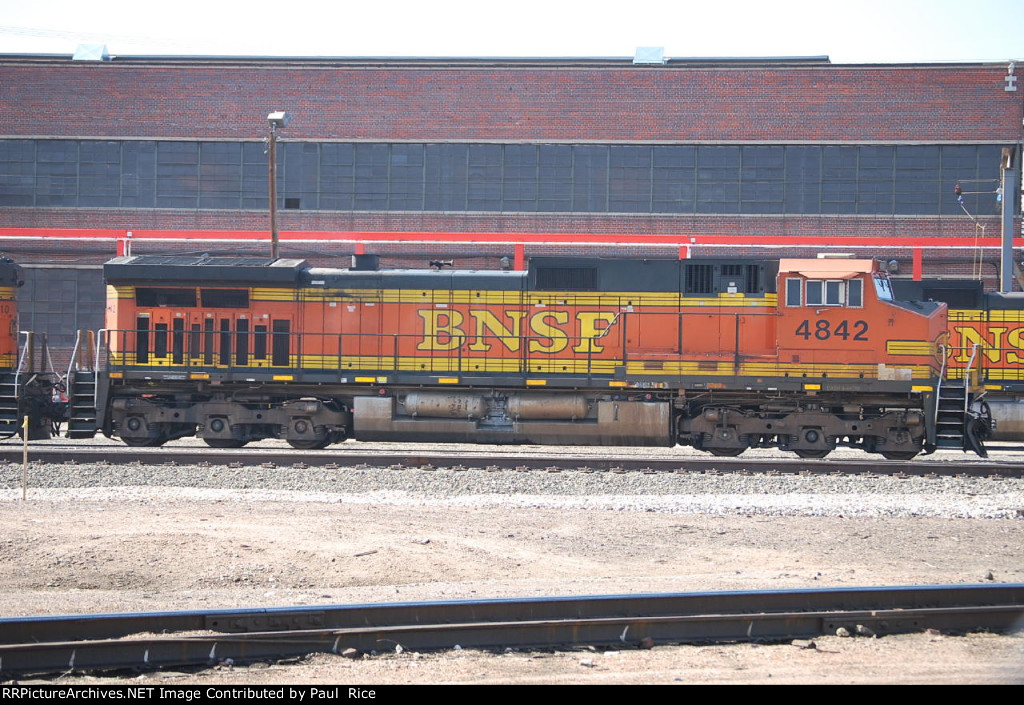 BNSF 4842